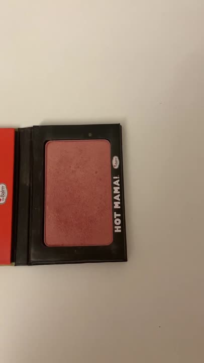 THEBALM Румяна-хайлайтер Hot Mama купить по низким ценам в ЛЭТУАЛЬ