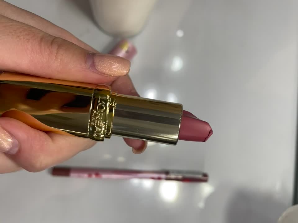 Помада L'ORÉAL PARIS Нюдовая помада для губ Color Riche – купить в ...