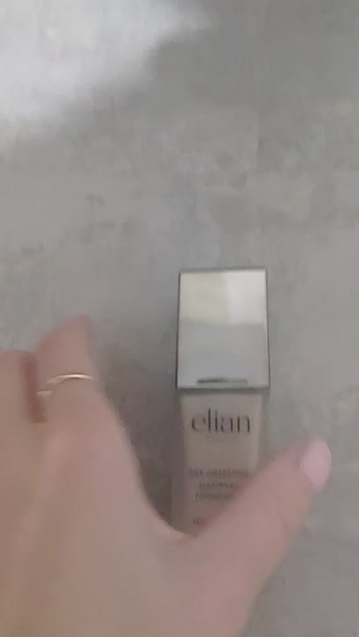 Тональное средство Silk Obsession Foundation с сатиновым финишем ELIAN ...