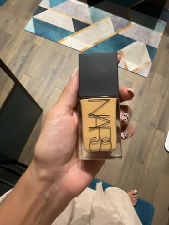 Светоотражающее тональное средство Light Reflecting Foundation NARS ...