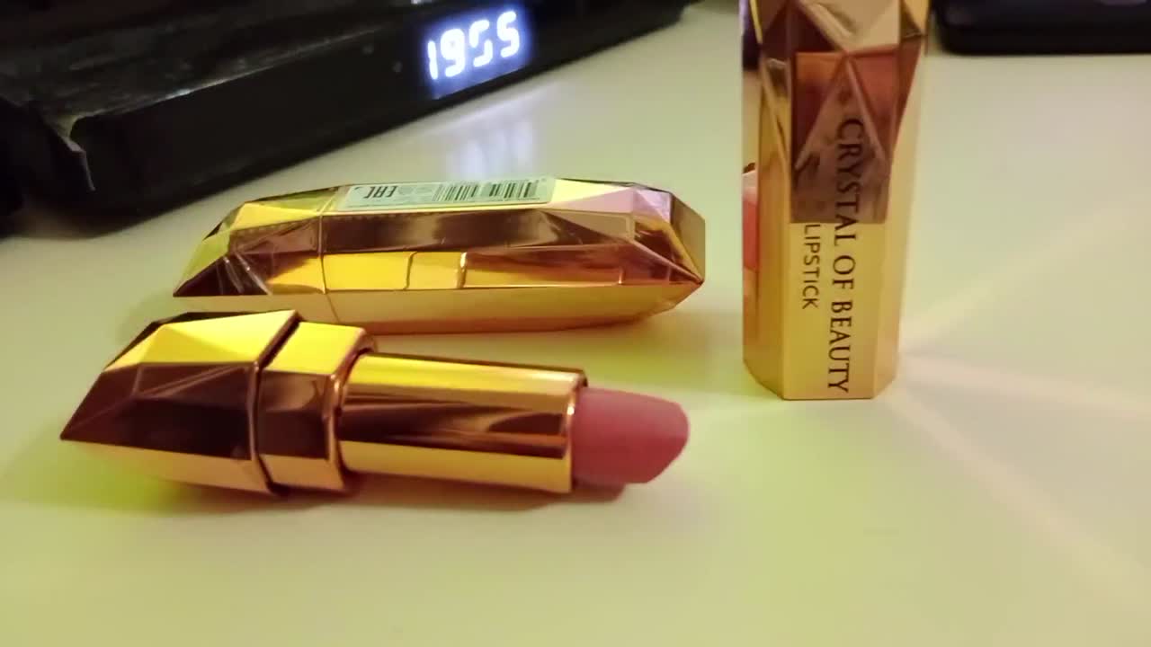 ЛЭТУАЛЬ Увлажняющая помада для губ CRYSTAL OF BEAUTY купить по цене 669 ...