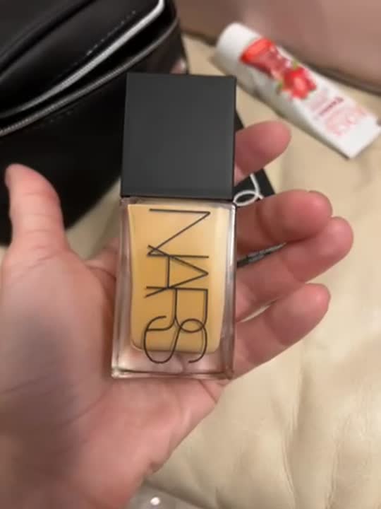 Светоотражающее тональное средство Light Reflecting Foundation NARS ...