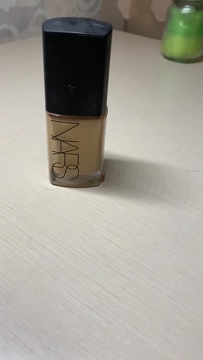 NARS Светоотражающее тональное средство Light Reflecting Foundation ...