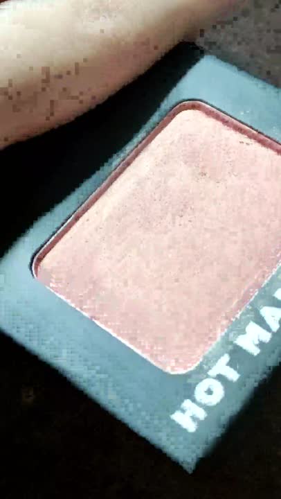 THEBALM Румяна-хайлайтер Hot Mama в дорожном формате купить по цене ...