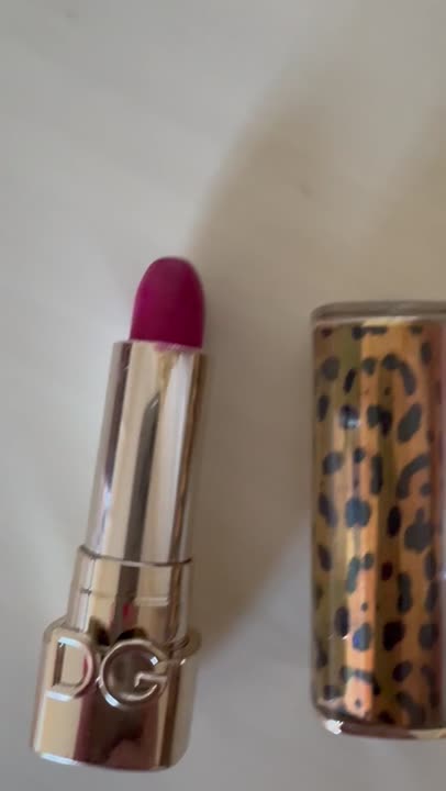 DOLCE&GABBANA Увлажняющая помада для губ THE ONLY ONE TOO SHEER ...