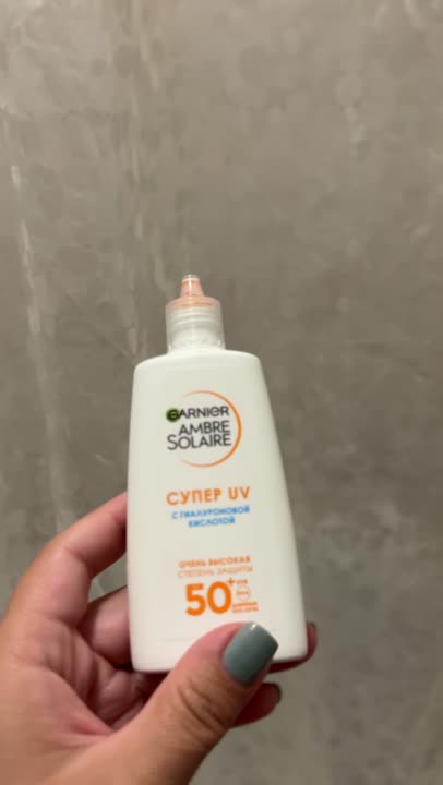 GARNIER Солнцезащитный флюид для лица с гиалуроновой кислотой SPF 50 ...