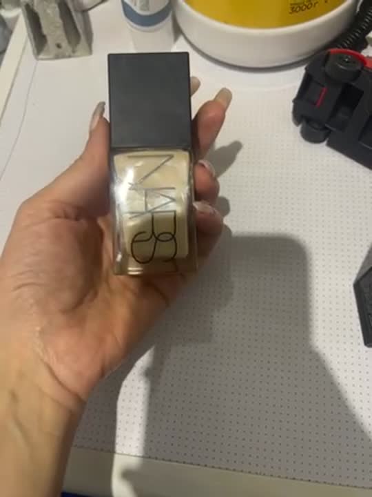 NARS Светоотражающее тональное средство Light Reflecting Foundation ...