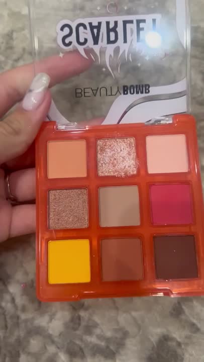BEAUTY BOMB Палетка теней Scarlet купить по цене 591₽ в ЛЭТУАЛЬ