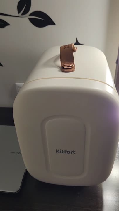 KITFORT Холодильник для косметики КТ-3135 купить по цене 7590₽ в ЛЭТУАЛЬ