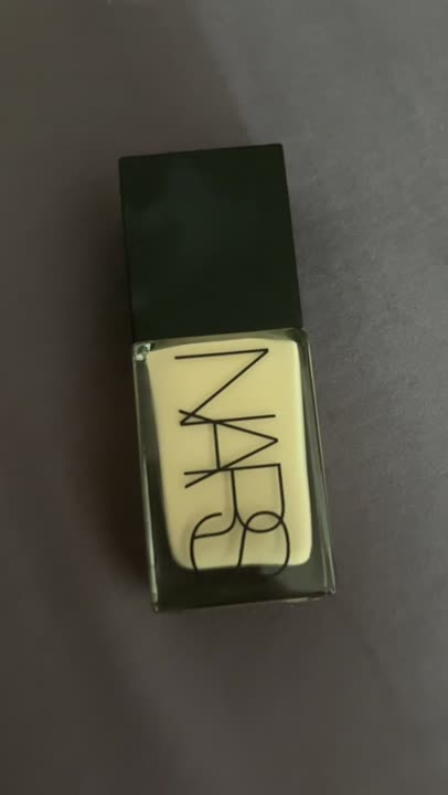 NARS Светоотражающее тональное средство Light Reflecting Foundation ...