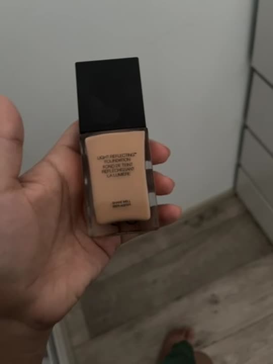 NARS Светоотражающее тональное средство Light Reflecting Foundation ...