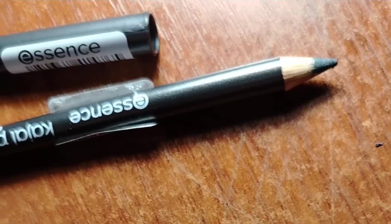 ESSENCE Карандаш для глаз Kajal Pencil, № 04 White, 1 г купить по ...