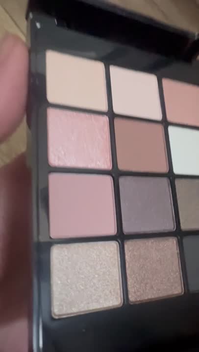 BRONX COLORS Палетка теней для век Fidji купить по цене 1679₽ в ЛЭТУАЛЬ