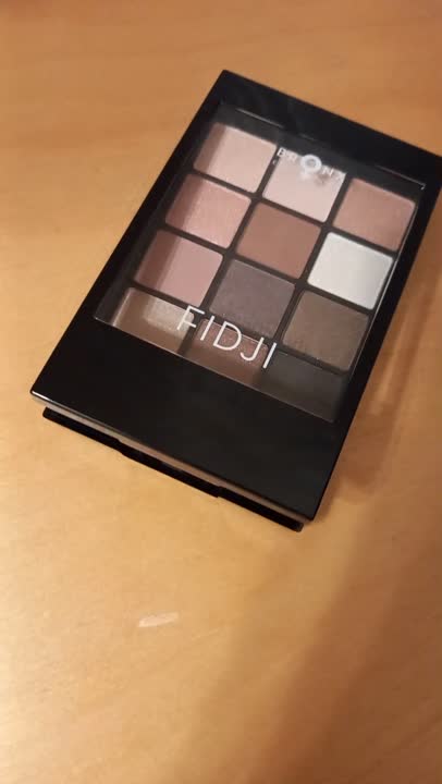 BRONX COLORS Палетка теней для век Fidji купить по цене 1679₽ в ЛЭТУАЛЬ